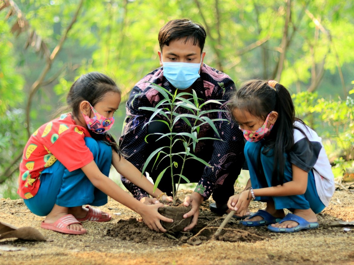 Mahasiswa Prodi Pendidikan Bahasa Indonesia FKIP UNS Raih Juara 3 Lomba ...