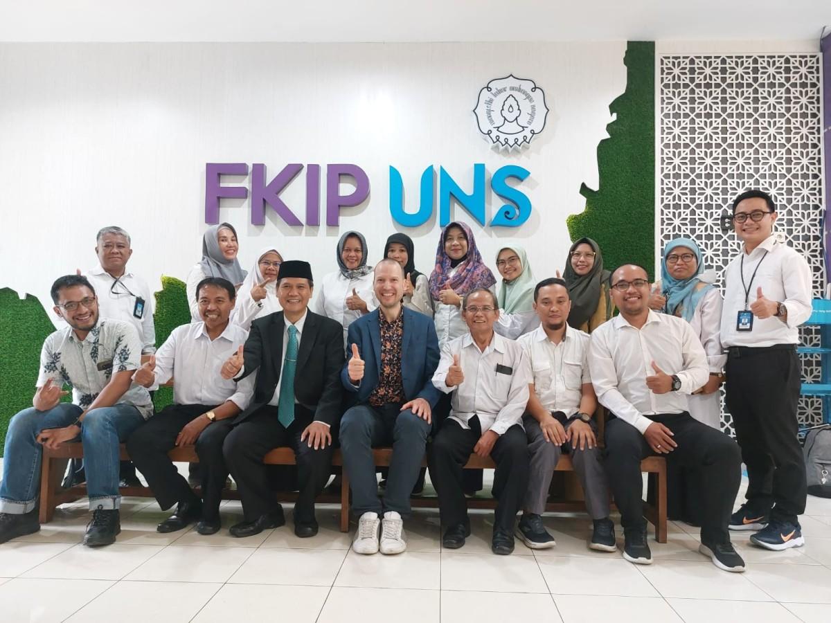 Prodi Pendidikan Matematika dan Pendidikan Biologi FKIP UNS Bersinergi Menghadirkan Pakar STEAM ...