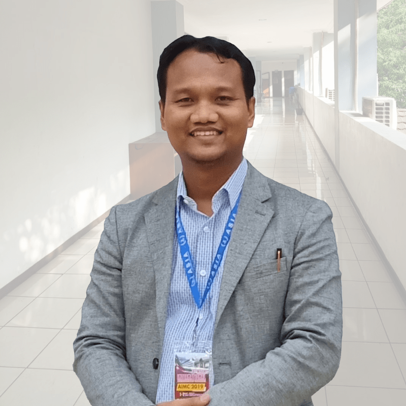 Profil Pimpinan - FKIP UNS